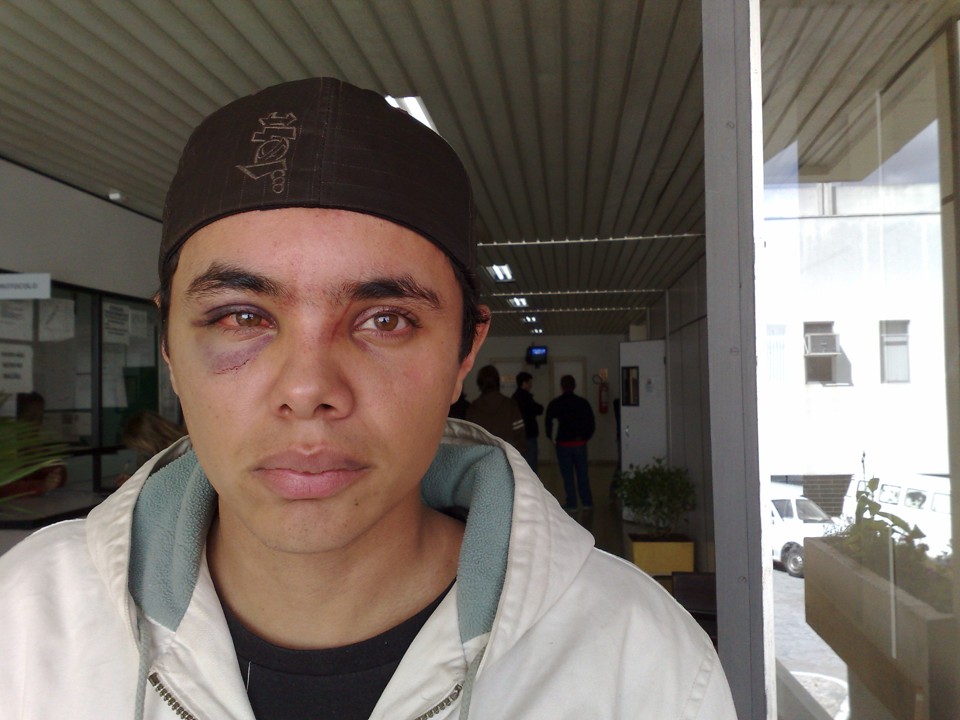 12 jovens dizem ter sido vítimas de tortura em bar do Batel