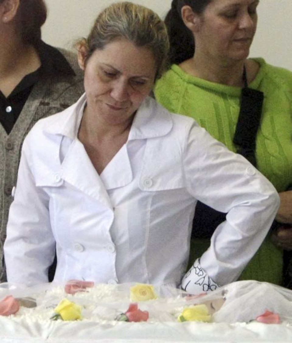 Mais de 11 mil estiveram no velório de Eloá, diz prefeitura