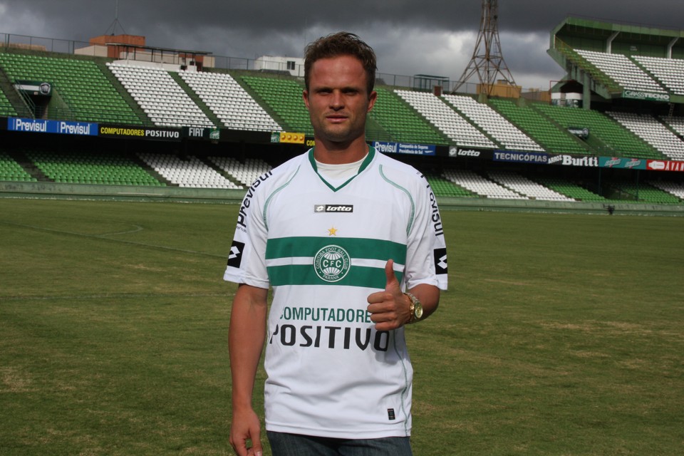 Volante Rodrigo Pontes é só elogios ao Coritiba após reapresentação