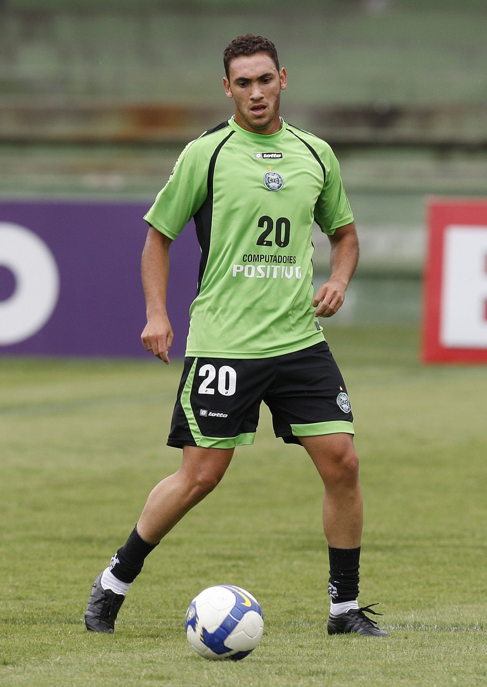 Rodrigo Mancha é vetado para jogo do Coxa em Foz do Iguaçu