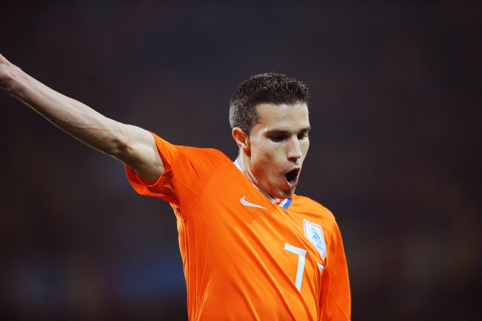 Contusão na virilha pode tirar Van Persie da Holanda