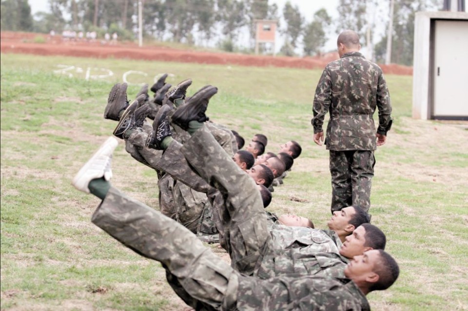 Exército chama menos recrutas