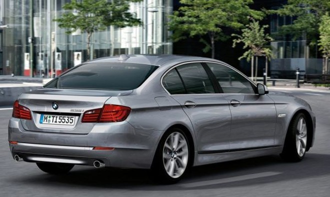 BMW mostra o novo sedã Série 5 na Europa