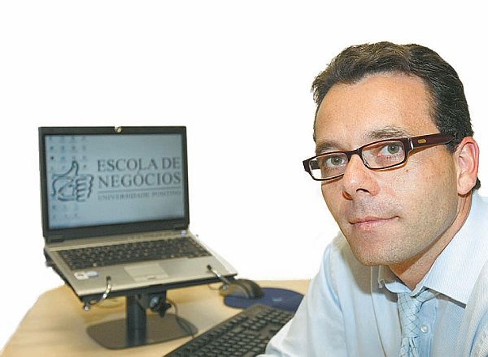 Menos controle público é o ônus do modelo