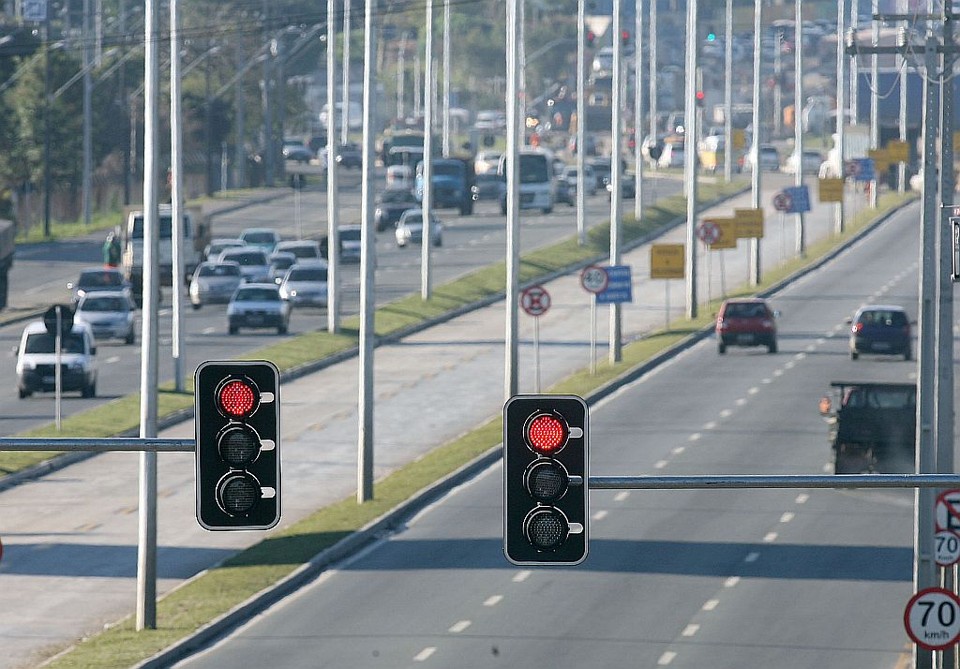 Semáforos terão controle em tempo real