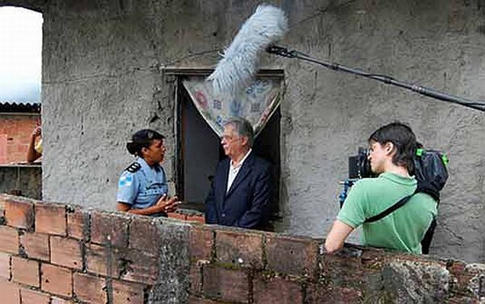 Fernando Henrique grava documentário sobre drogas no Morro Santa Marta