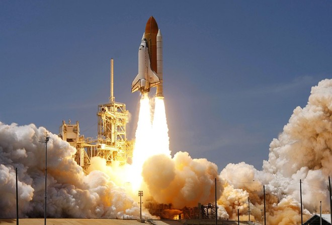 Ônibus espacial Atlantis parte para sua última missão, após 25 anos