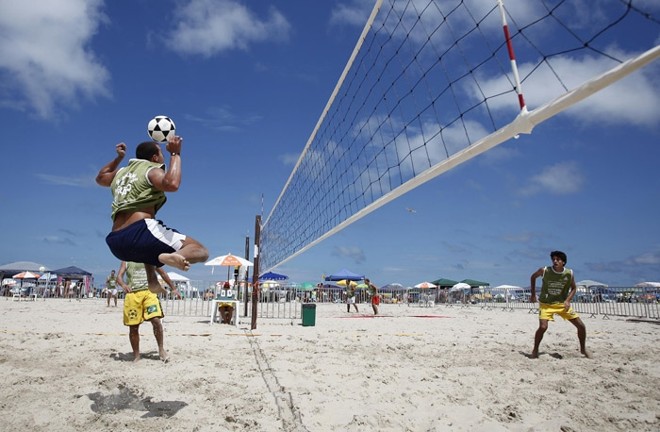 Torneio de Futvôlei anima profissionais e amadores