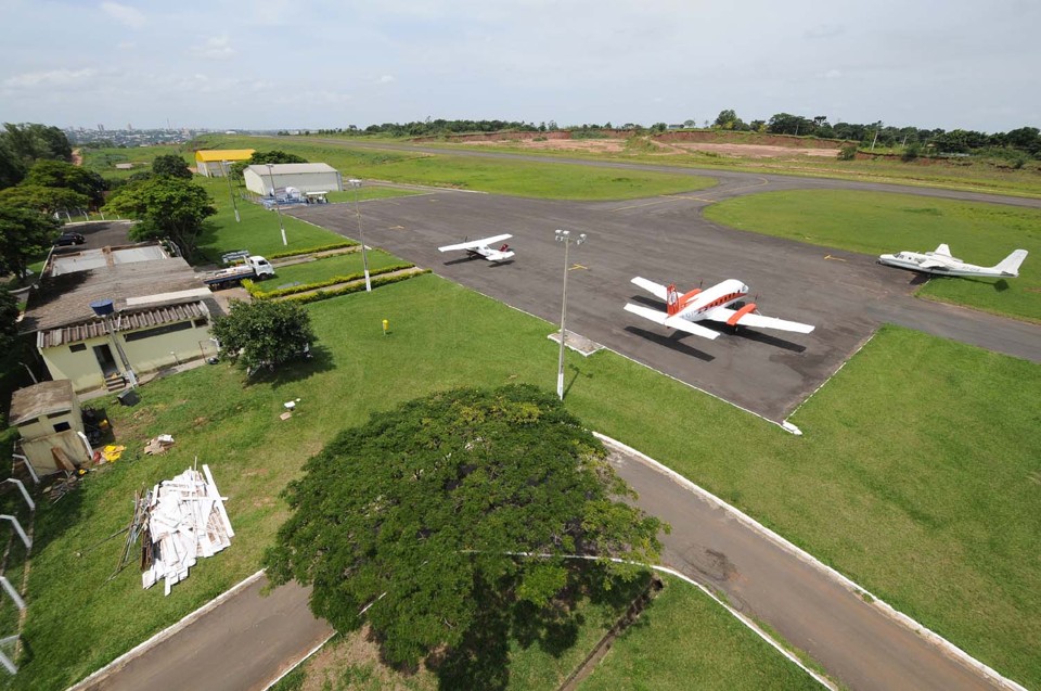 Após três décadas, aeroporto de Umuarama inaugura voos comerciais