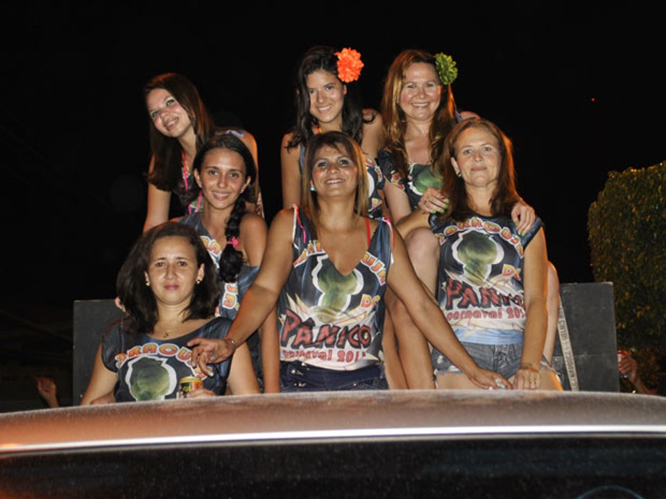 Maracujá que cresce em formato fálico vira bloco de carnaval no MA