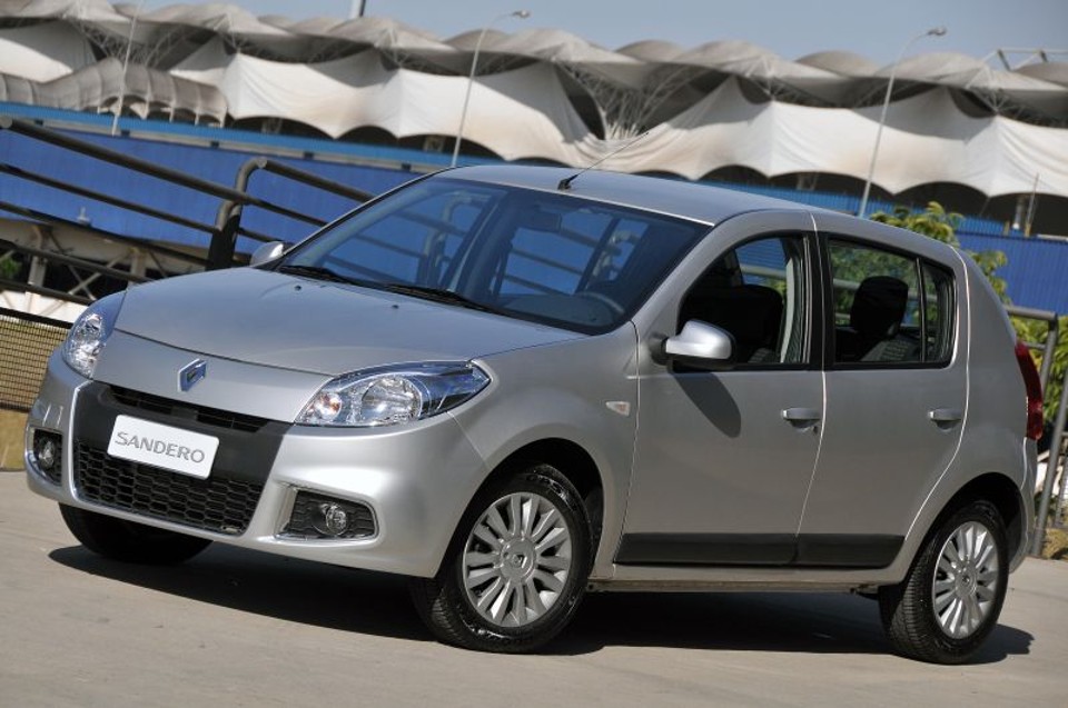 Sandero adere ao câmbio automático