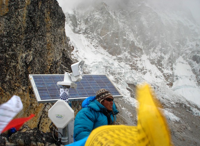 Webcam registra imagens do Everest