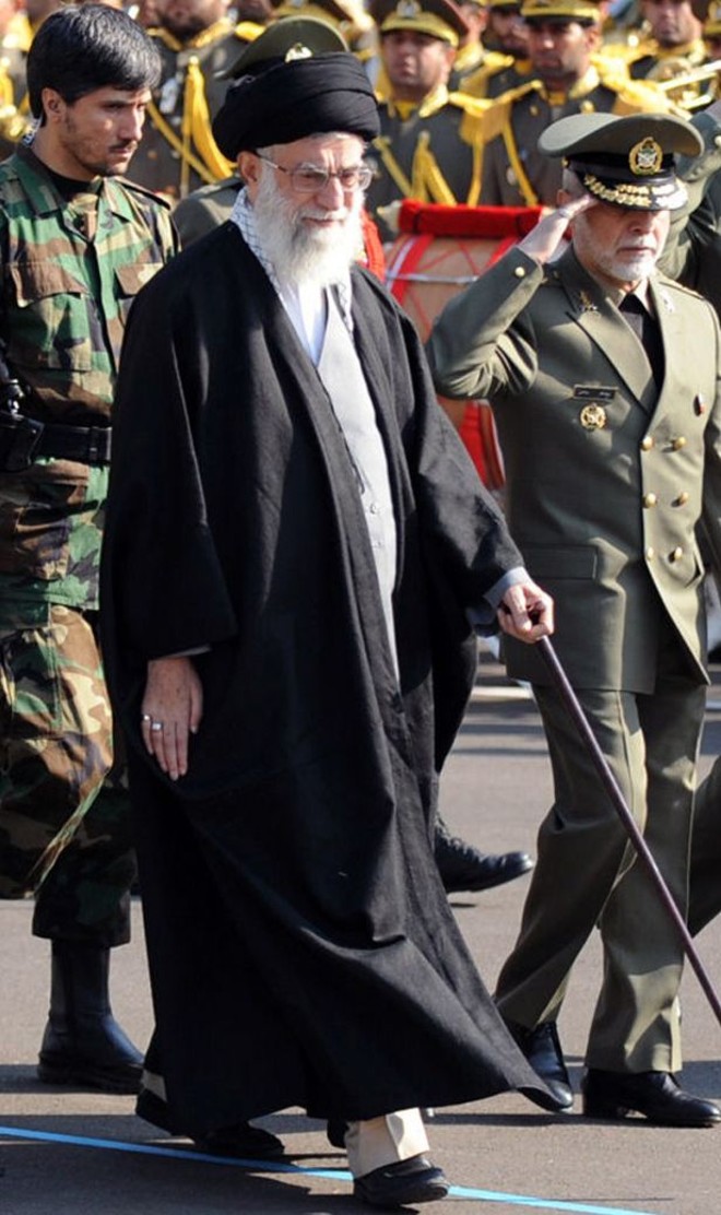 Irã reagirá a ataques com toda força, diz aiatolá