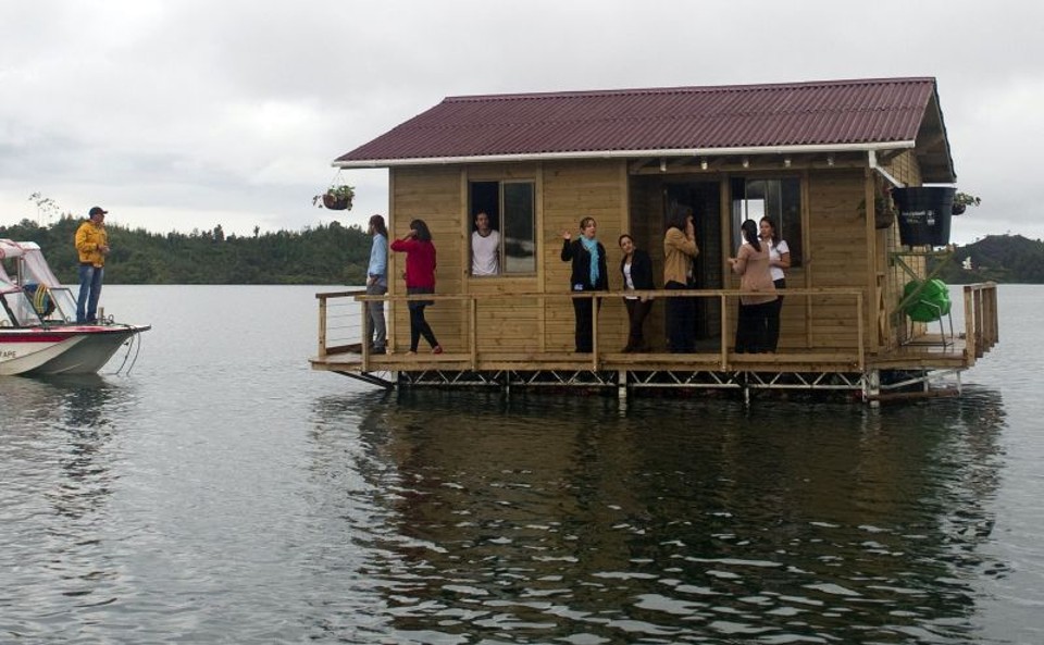 Estudantes constroem casa anfíbia para enfrentar chuvas na Colômbia