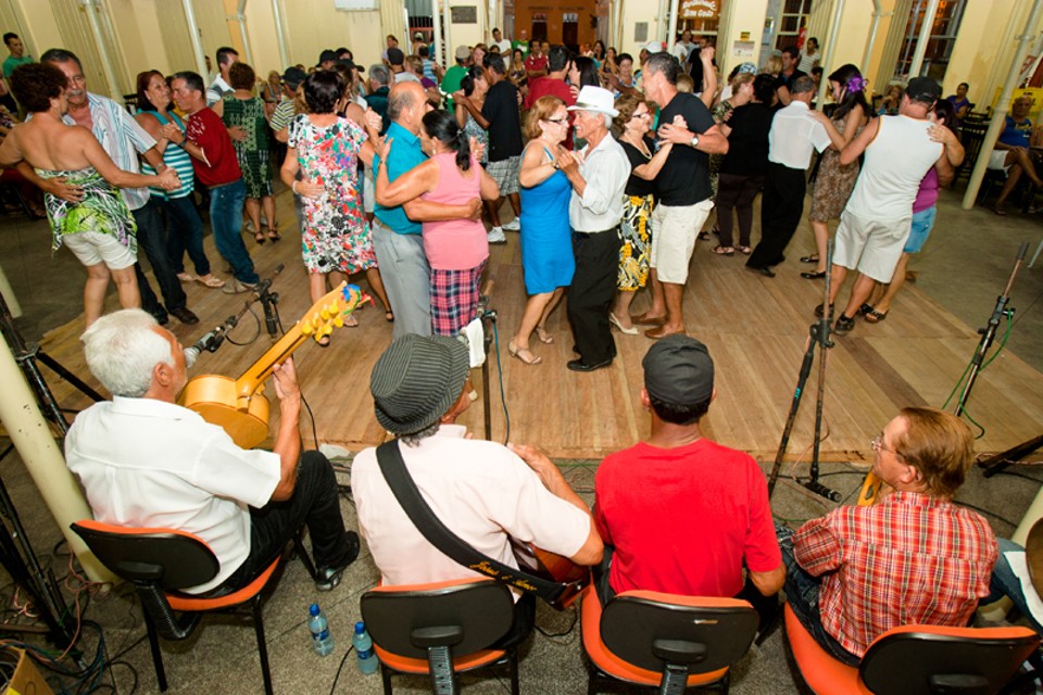 Tradicional baile de Fandango fecha Carnaval de Paranaguá