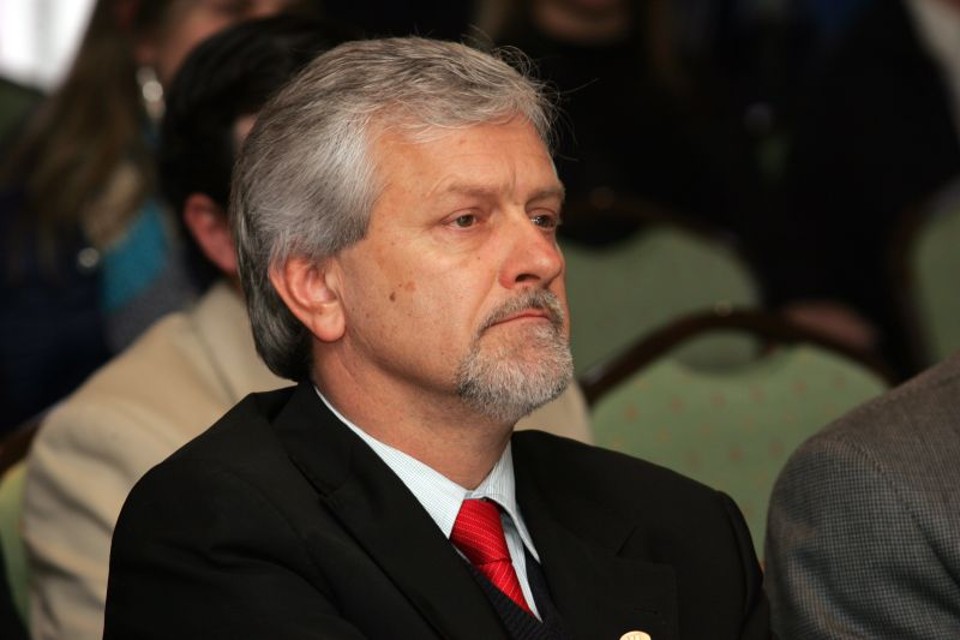 Diretores brasileiros da Itaipu Binacional seguirão no cargo até 2017