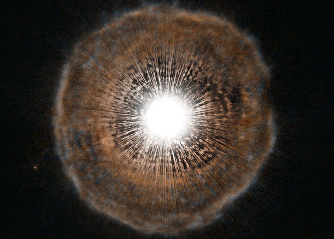 Telescópio Hubble capta explosão de gás em estrela