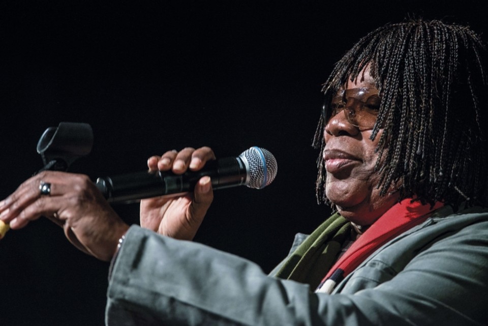 Coleção revisita a obra de Milton