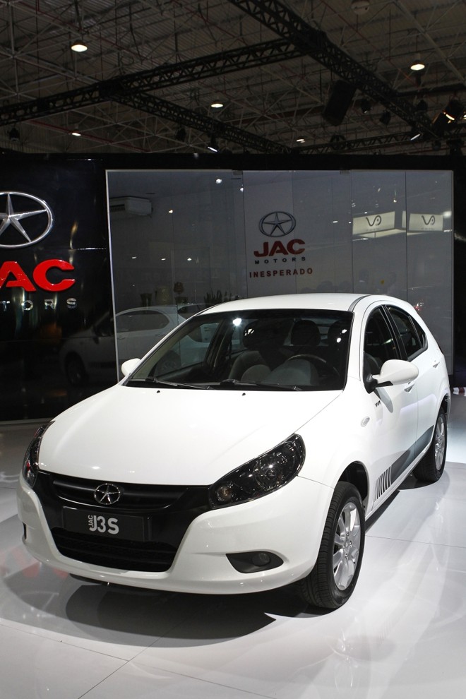 Jac J3 Sport chega às lojas por R$ 37.490