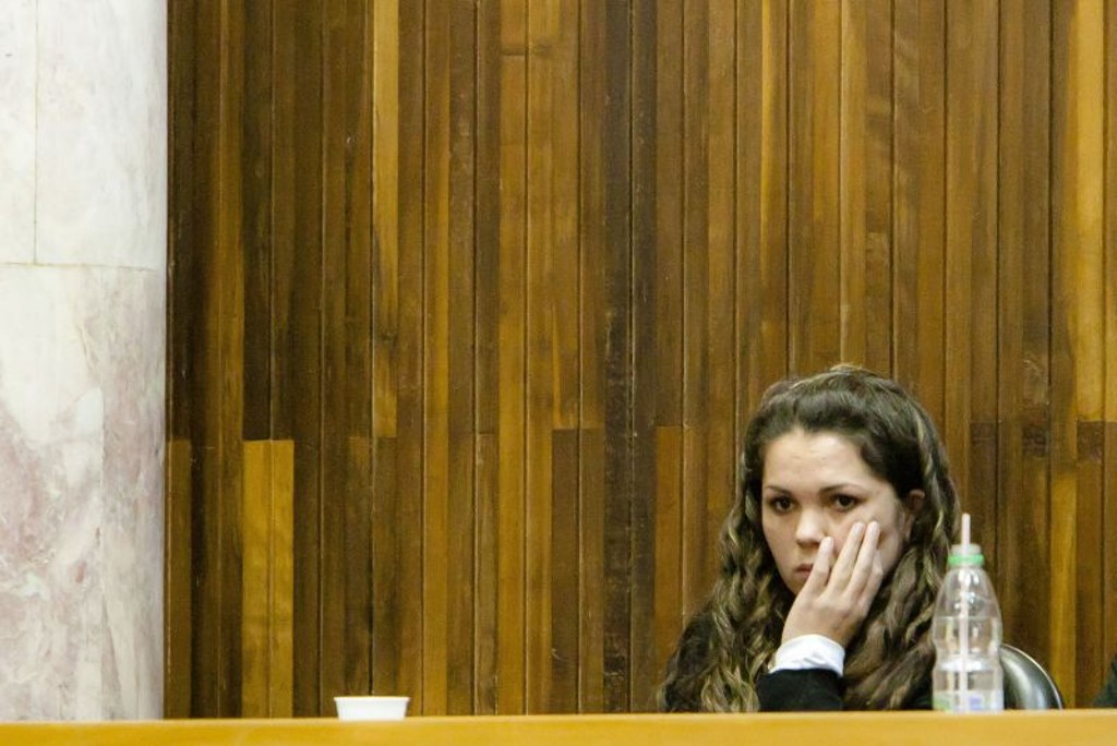 Júri condena ré pela morte de Louise