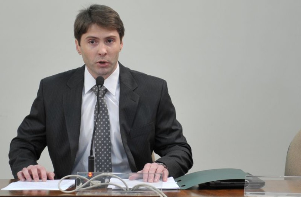 Max Schrappe: "O processo (de escolha de Fabio Camargo) não foi correto"