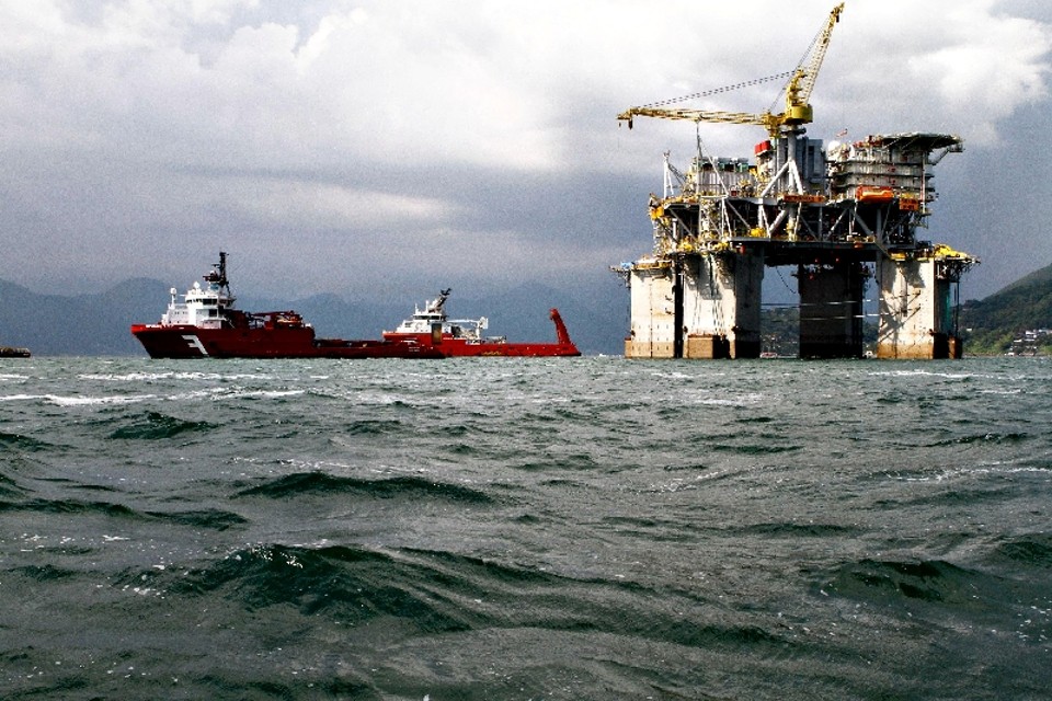 Petrobras quer produzir mais petróleo após 2 anos de baixa