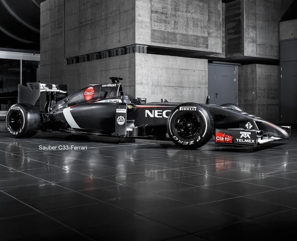 Sauber e Ferrari divulgam imagens dos carros para 2014