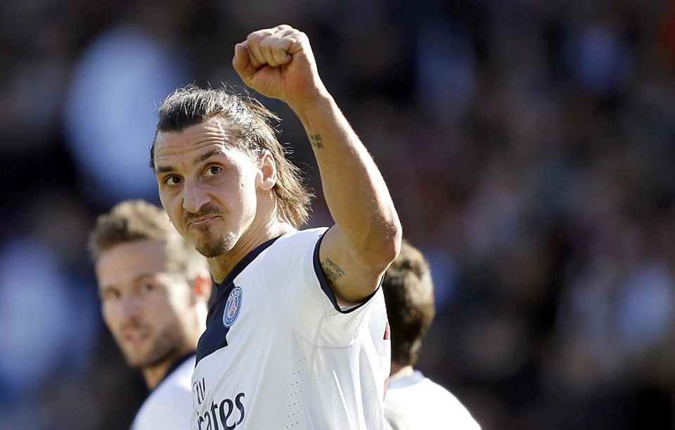 Ibrahimovic marca três na vitória do PSG sobre o Toulouse
