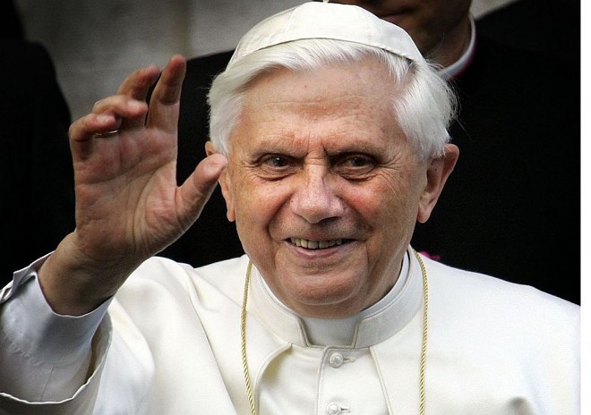 Bento XVI confirma presença nas canonizações deste domingo