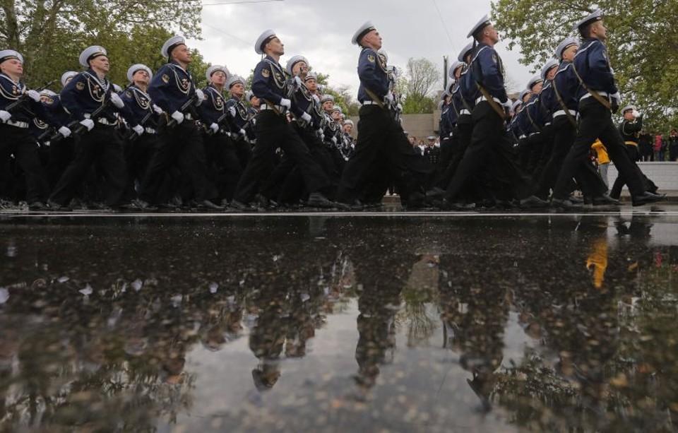 Rússia lembra 69.º Dia da Vitória sobre o nazismo com desfile militar