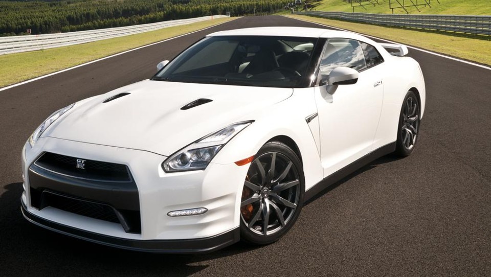 Andamos no GT-R, o ‘Godzilla hi-tech’