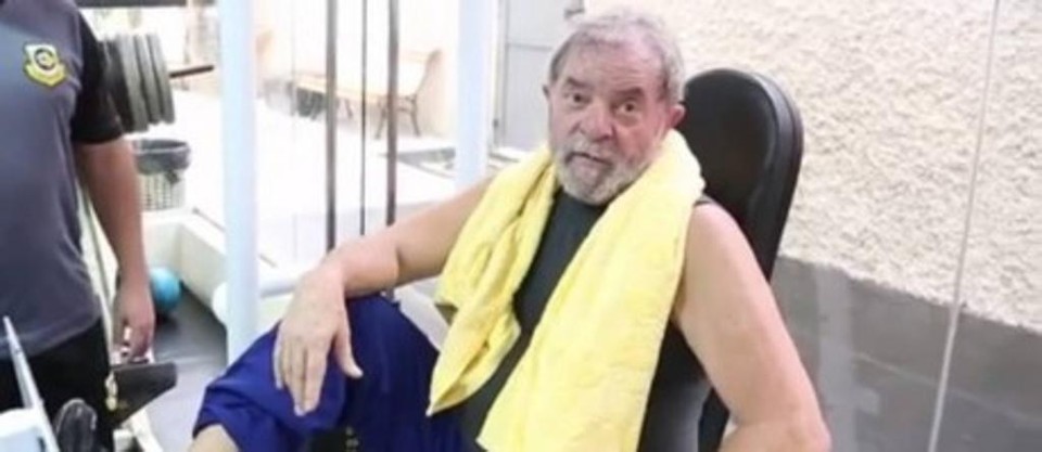 Lula faz vídeo malhando para incentivar exercícios