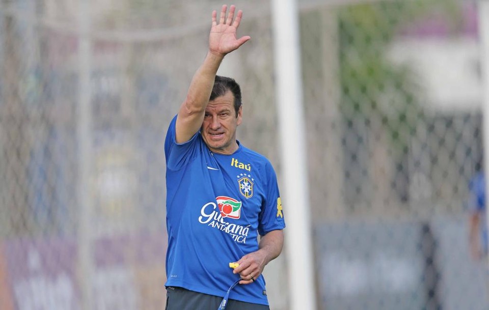 Dunga faz treino secreto com a seleção brasileira na Fonte Nova