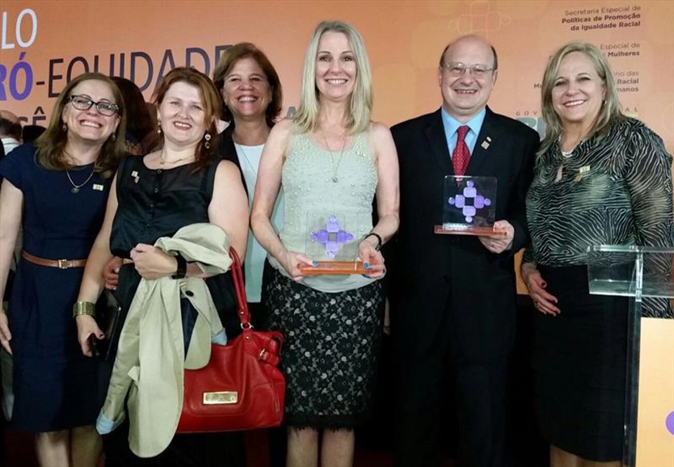 Curitiba é Premiada Com O Selo Do Programa Pró Equidade De Gênero E Raça