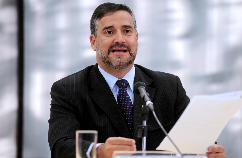 Levy reafirmou posição por meta fiscal de 0,7% do PIB em 2016, diz Pimenta