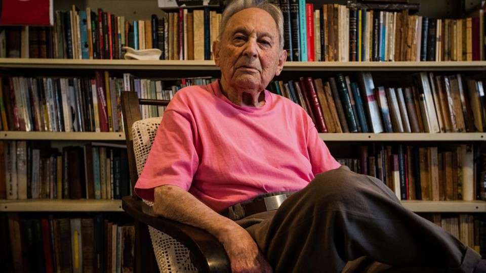 Pai da tradução de ficção russa no Brasil, Boris Schnaiderman morre aos ...