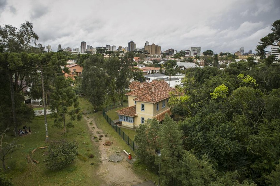 Bosque Gomm vira primeiro parque comunitário de Curitiba