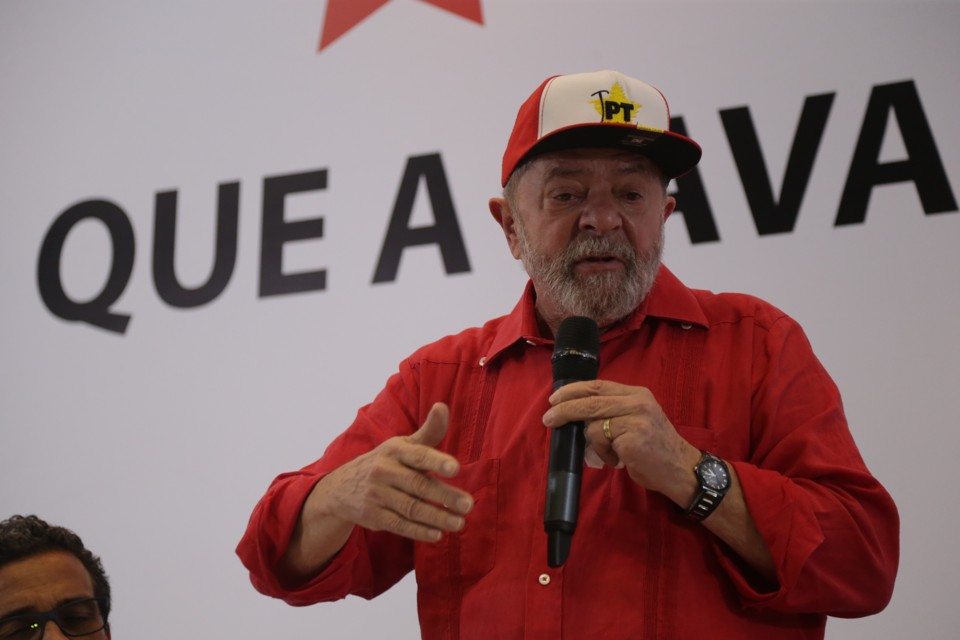 Lula ainda não foi absolvido no caso do tríplex