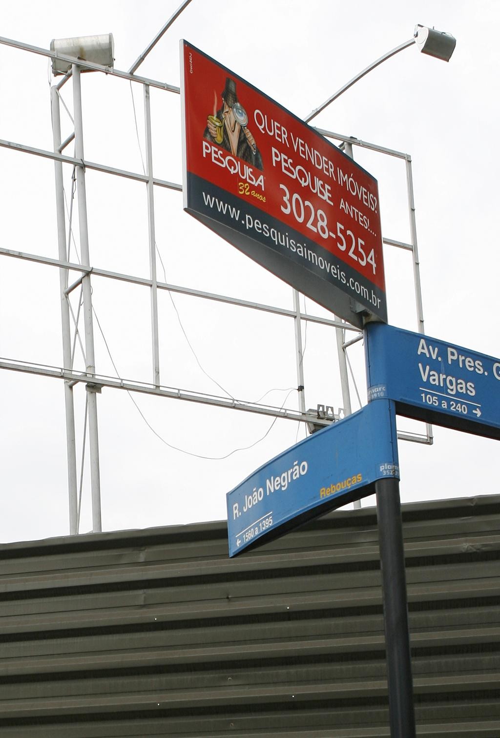 Novas placas de rua terão publicidade maior e serão identificadas por cores