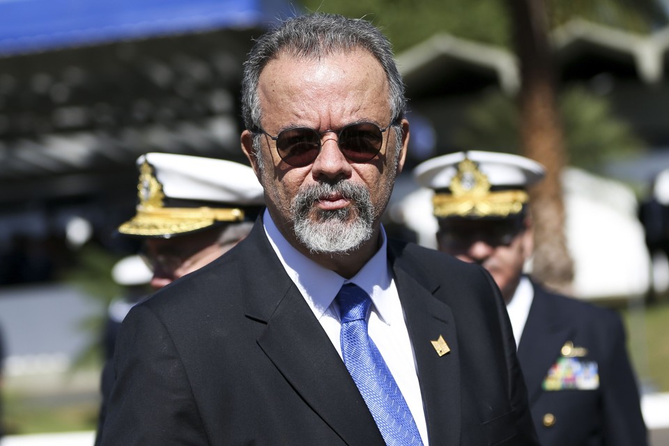 Intervenção militar: Exército avalia medidas contra general