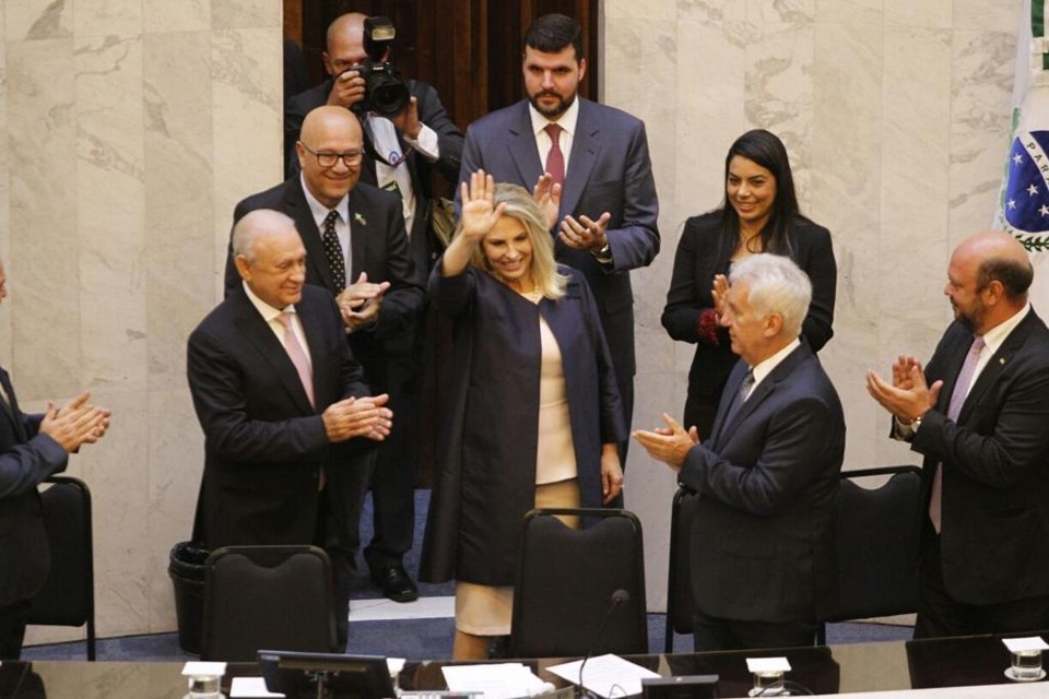 Cida Borghetti toma posse como governadora do Paraná