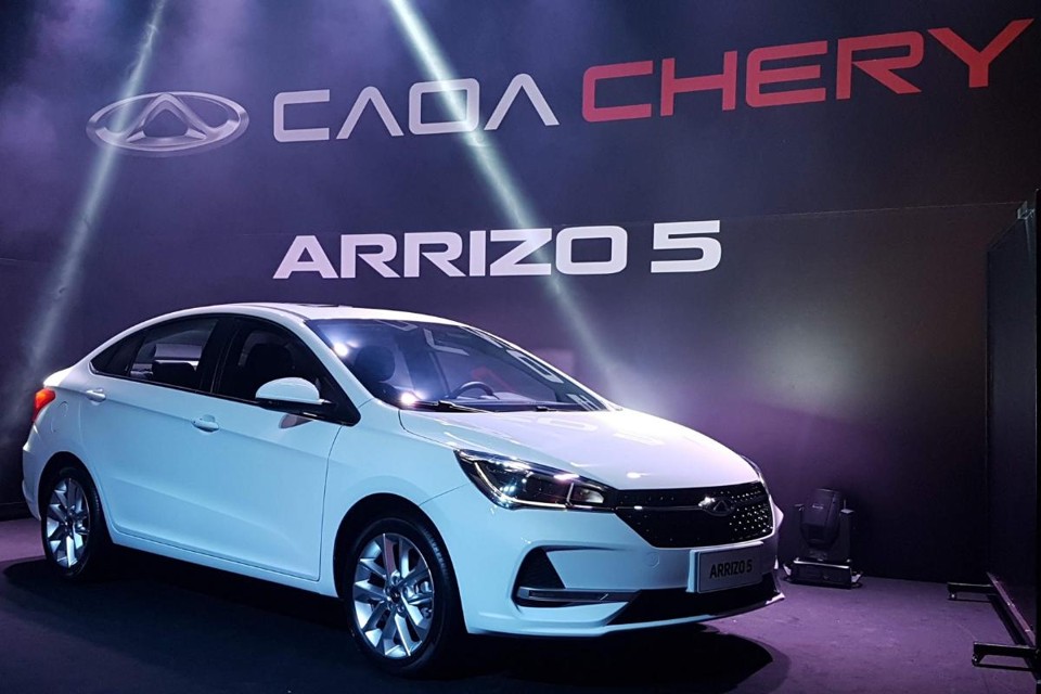 Caoa Chery Arrizo 5 tem porte de sedã médio e preço de Virtus