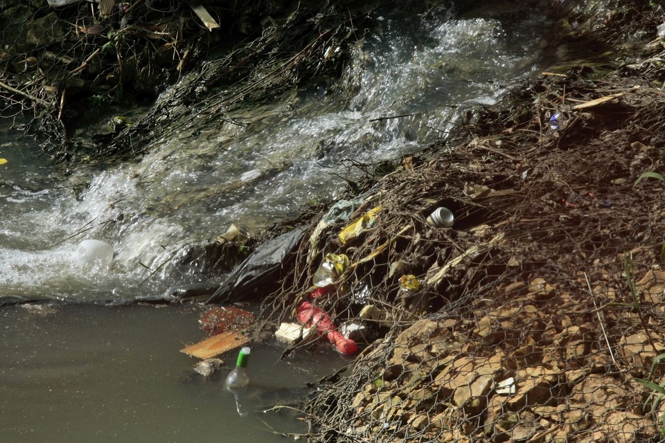 Pollution of water pollution in the Iguazu River, Brazil: Causes ...