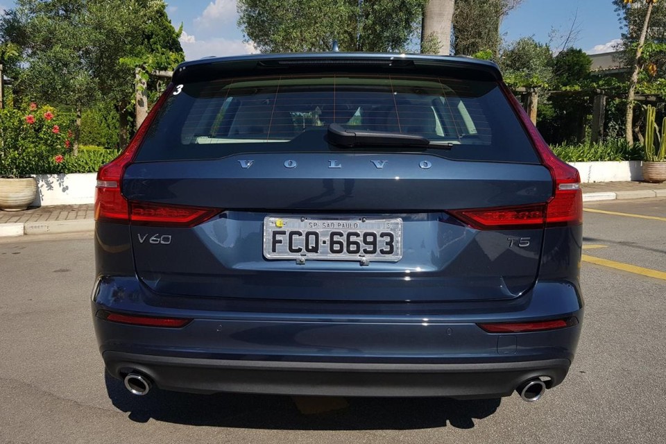 Novo Volvo V60: perua pode sobreviver à febre dos SUVs