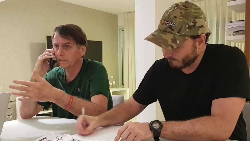 Quem é Carlos Bolsonaro, filho de Bolsonaro