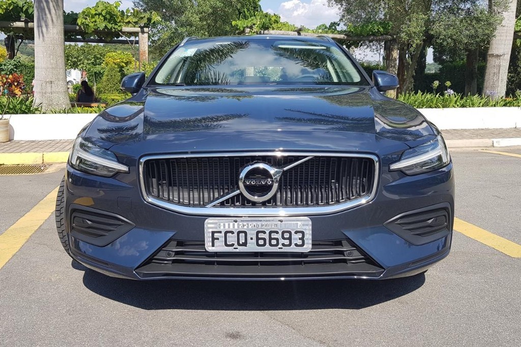 Novo Volvo V60: perua pode sobreviver à febre dos SUVs