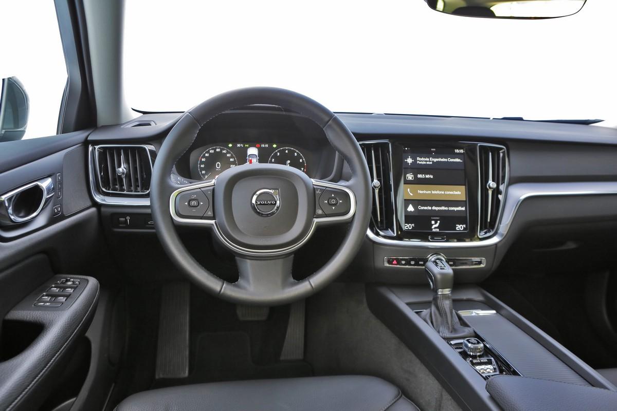 Novo Volvo V60: perua pode sobreviver à febre dos SUVs