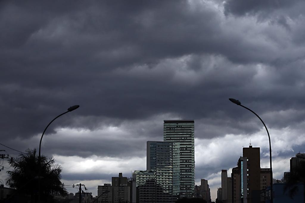 Previsão do tempo para Curitiba e Litoral do PR em 17 de janeiro