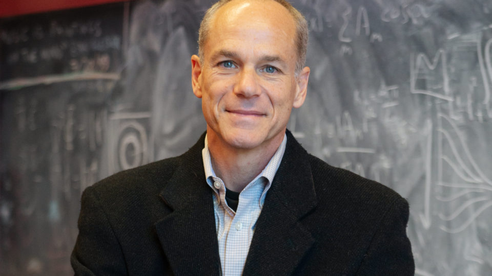 Marcelo Gleiser ganha 'Nobel' do diálogo da ciência com espiritualidade