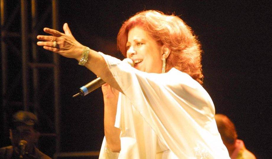 Morre a sambista Beth Carvalho aos 72 anos